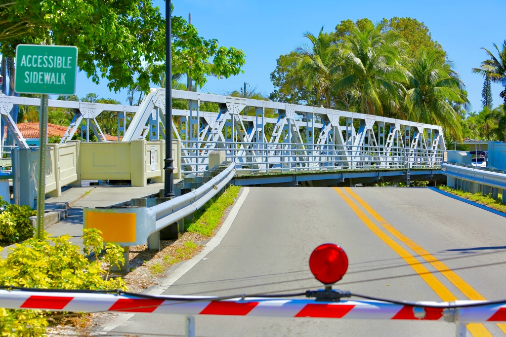 Fort Lauderdale's Historic Swing Bridge Across The New River - Jason ...